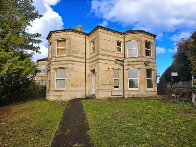 5 Bedroom Property