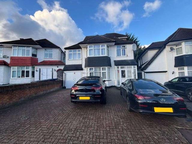 5 Bedroom Property