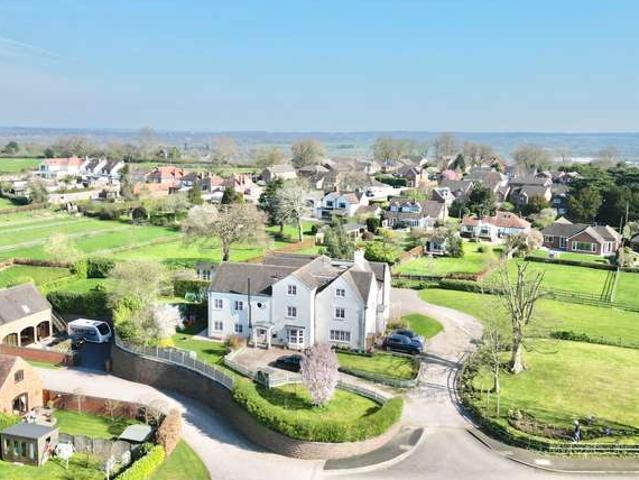 5 Bedroom Property
