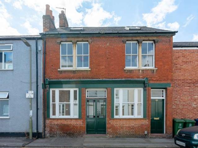 5 Bedroom Property