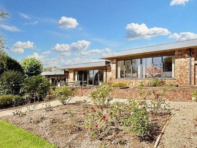 5 Bedroom Property
