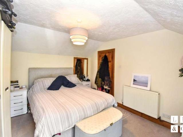 5 Bedroom Property