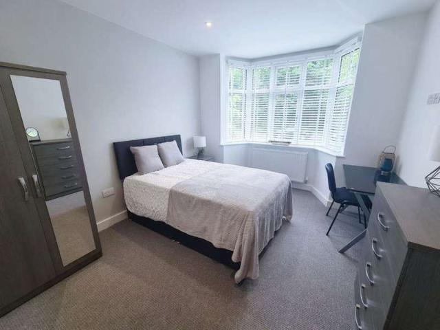 5 Bedroom Property
