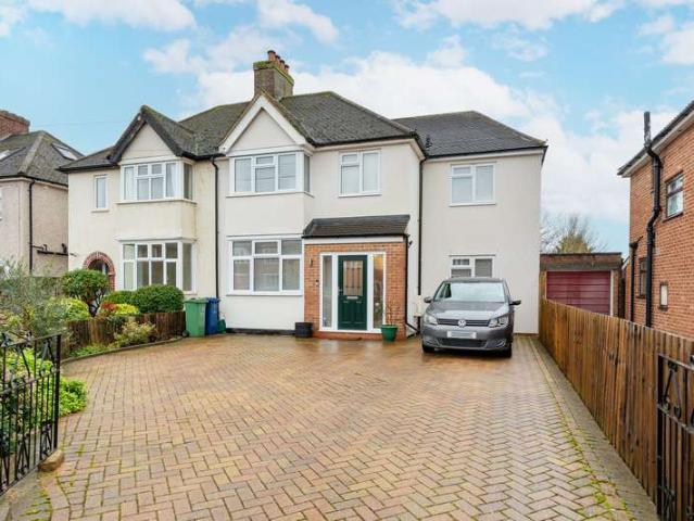 5 Bedroom Property