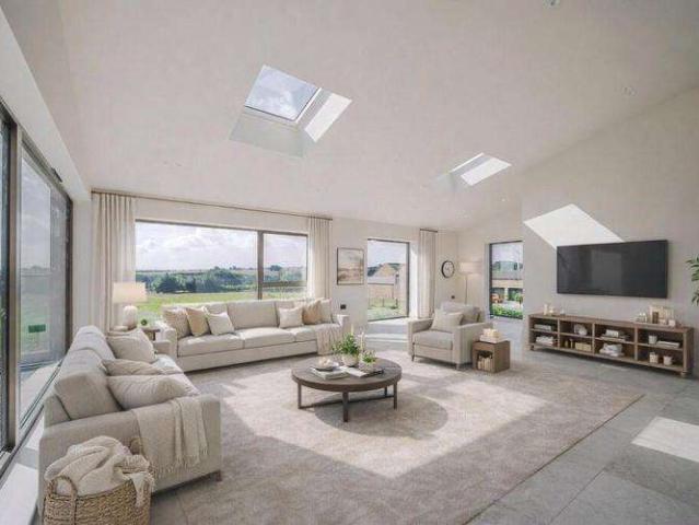 5 Bedroom Detached House