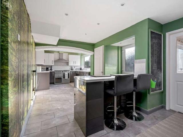 5 Bedroom Property