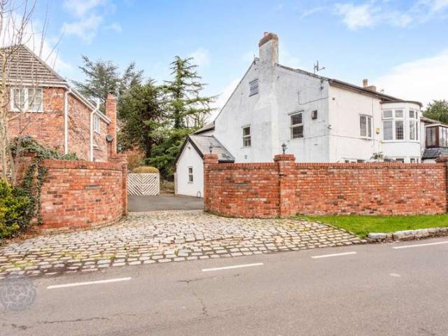 5 Bedroom Property