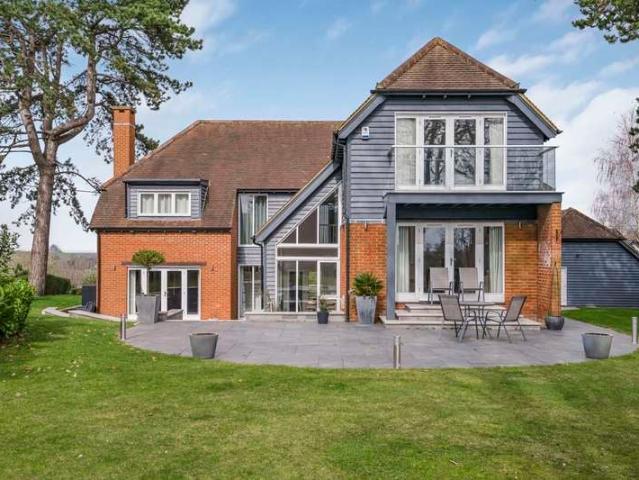 5 Bedroom Property