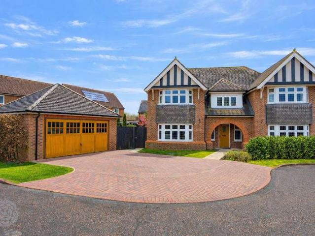 5 Bedroom Property