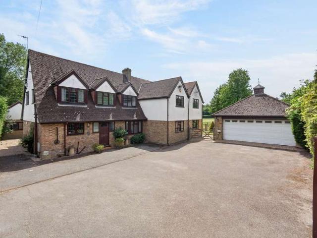 5 Bedroom Property