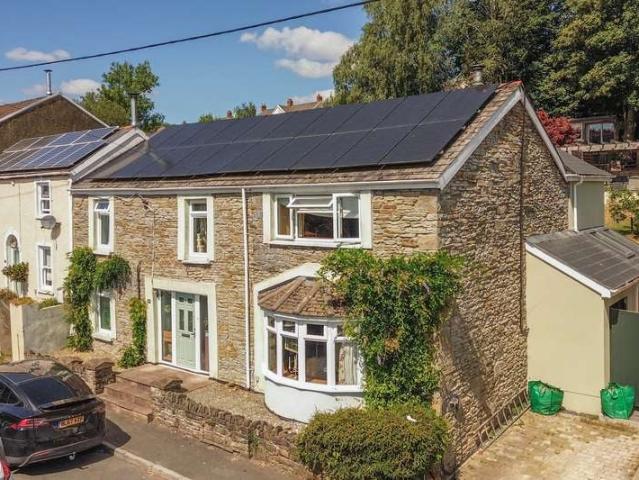 5 Bedroom Property