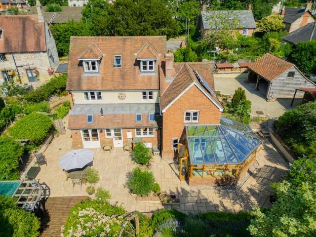5 Bedroom Property