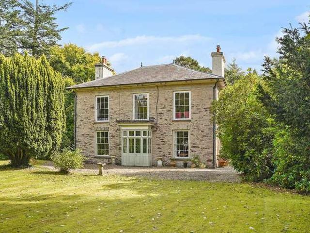5 Bedroom Property