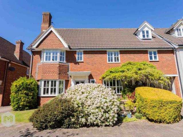 5 Bedroom Property