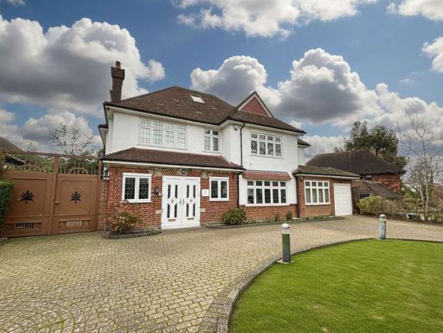 5 Bedroom Property