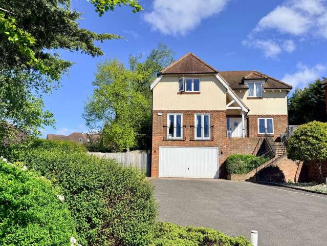 5 Bedroom Property