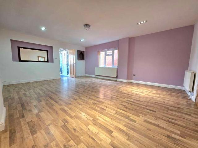 5 Bedroom Property
