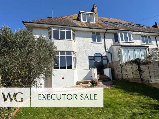 5 Bedroom Property