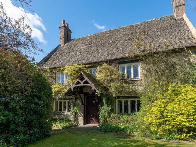 5 Bedroom Property