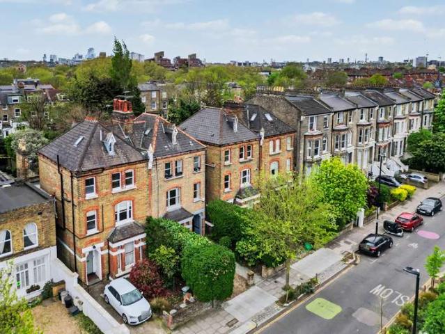 5 Bedroom Property