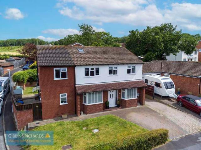 5 Bedroom Property