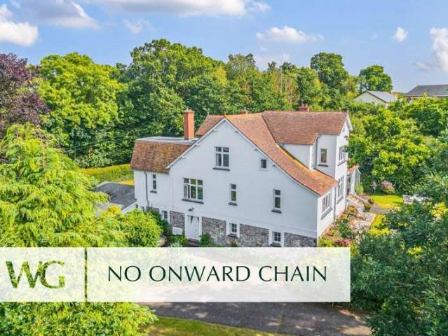5 Bedroom Property