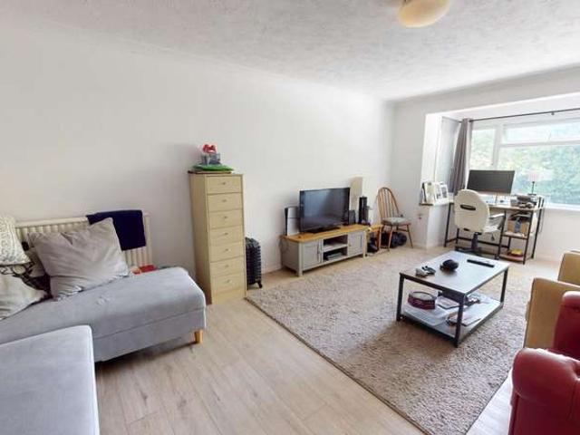 5 Bedroom Property