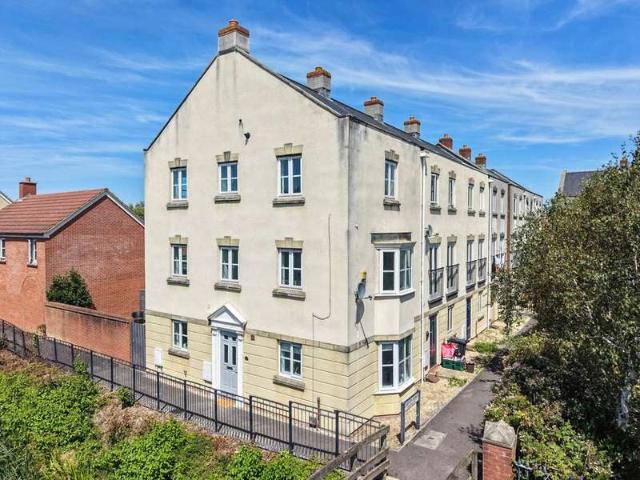 5 Bedroom Property