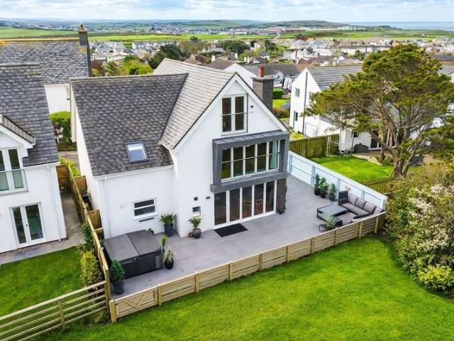 5 Bedroom Property