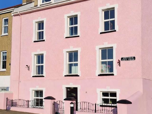 5 Bedroom Property