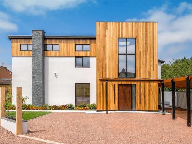 5 Bedroom Property