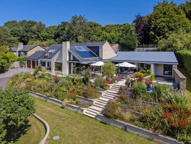 5 Bedroom Property