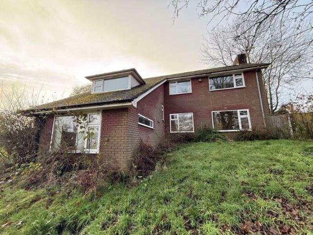 5 Bedroom Property