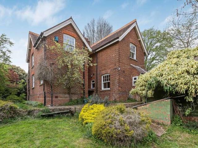 5 Bedroom Property