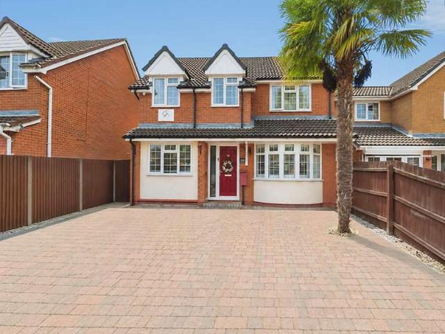 5 Bedroom Property