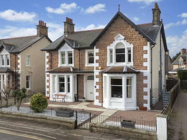 5 Bedroom Property