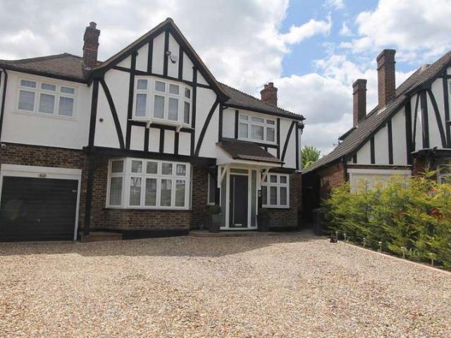 5 Bedroom Property