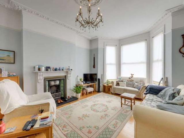 5 Bedroom Property