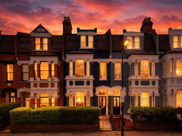 5 Bedroom Property