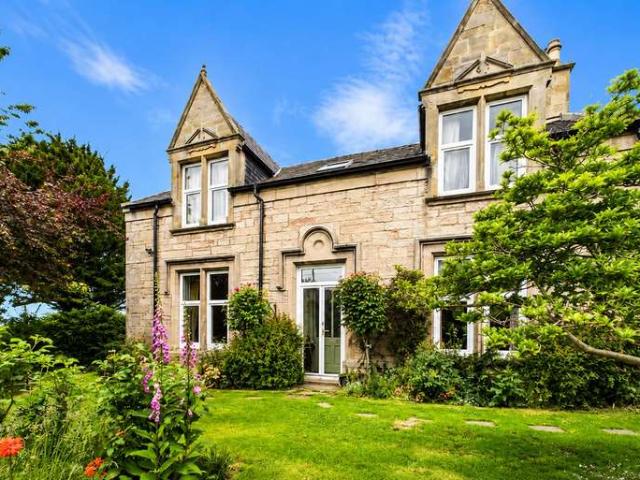 5 Bedroom Property