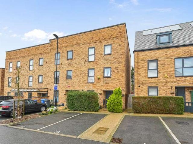 5 Bedroom Property