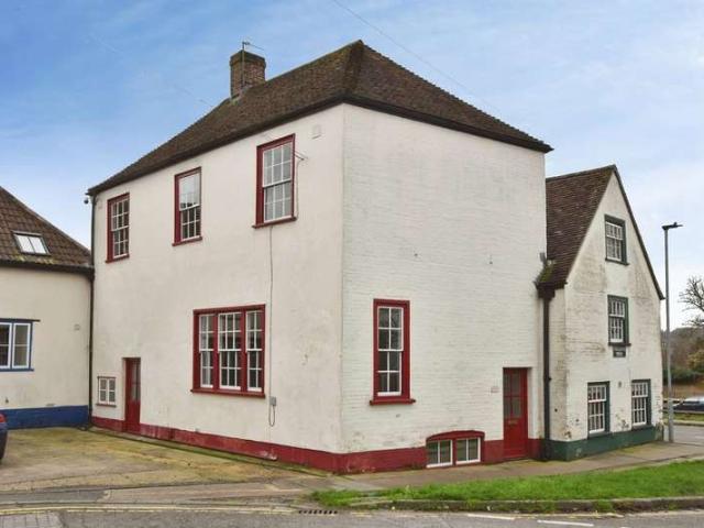 5 Bedroom Property