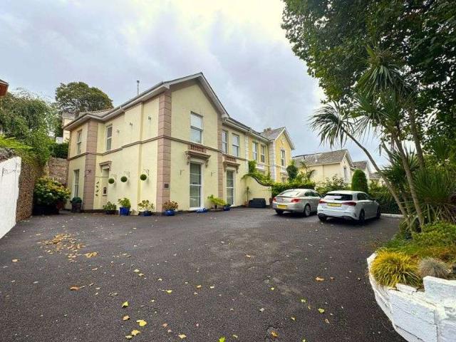 5 Bedroom Property