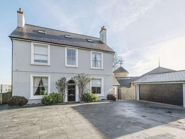 5 Bedroom Property