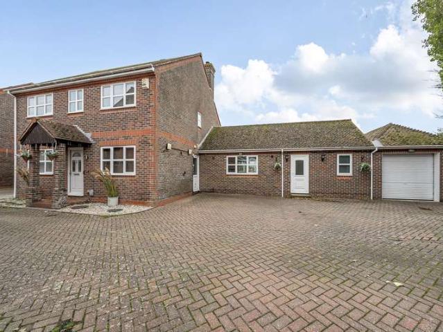 5 Bedroom Property