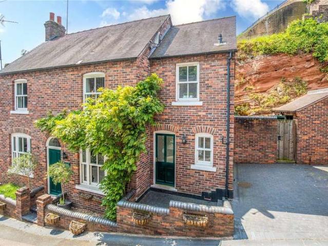 5 Bedroom Property