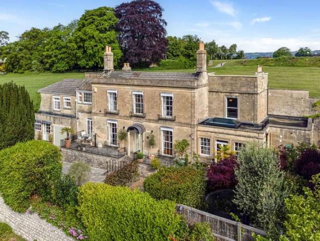 5 Bedroom Property