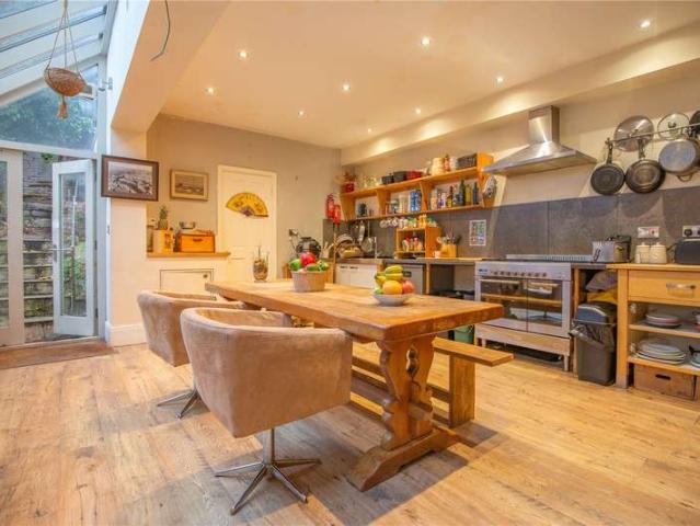 5 Bedroom Property
