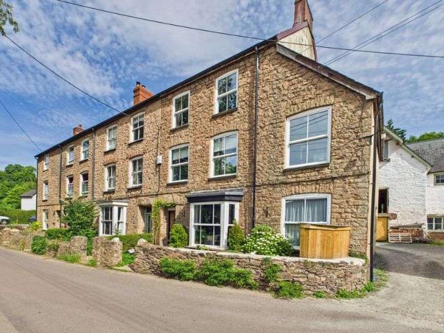 5 Bedroom Property