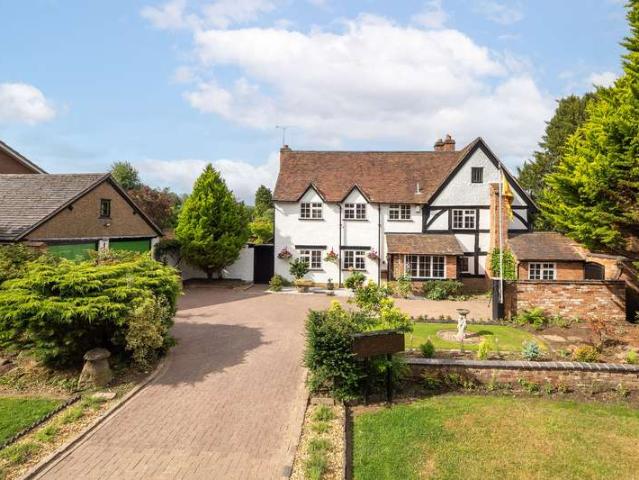 5 Bedroom Property